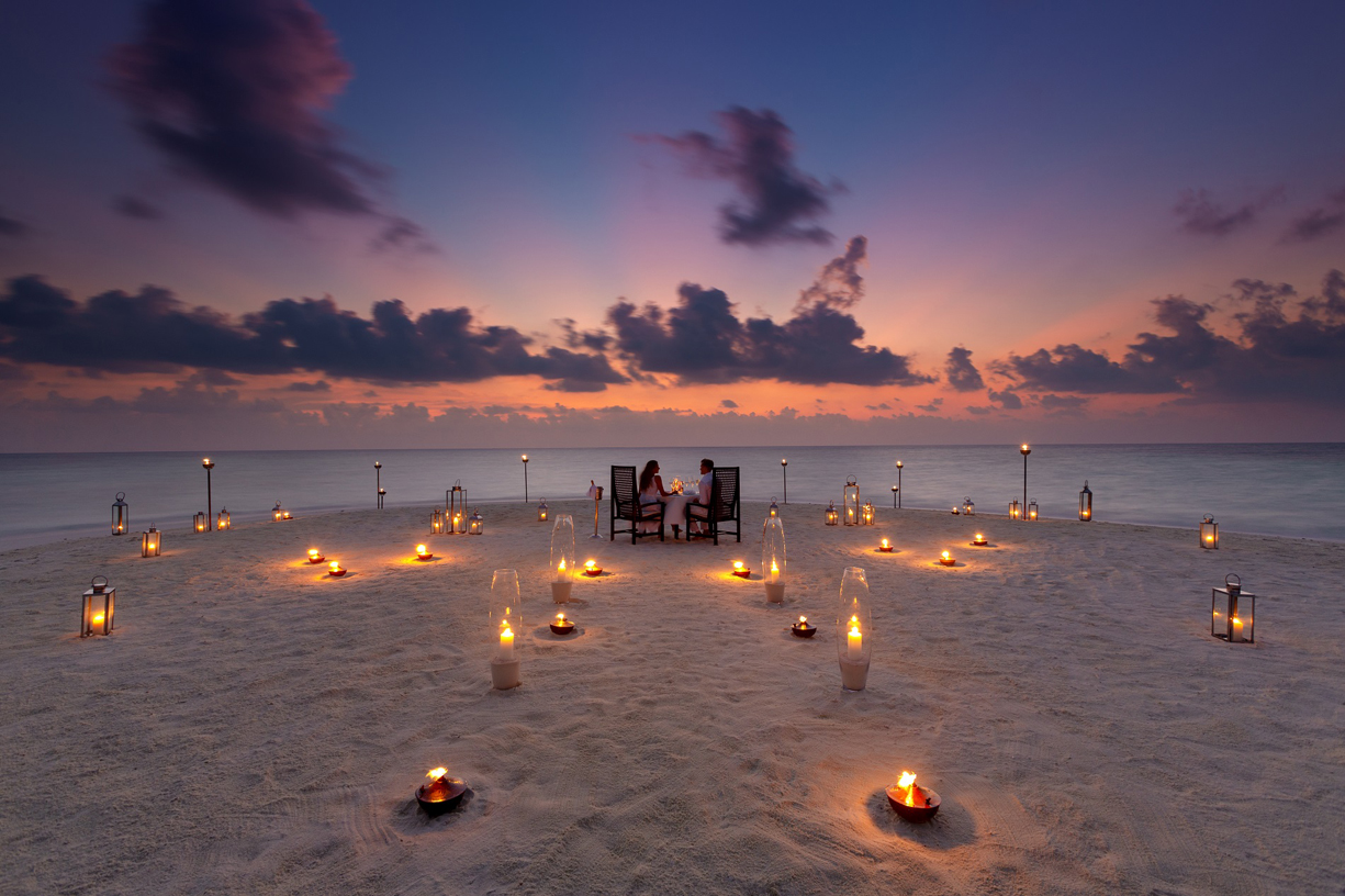 Candle-Light-Dinner auf Sandbank im Baros Maldives – Malediven