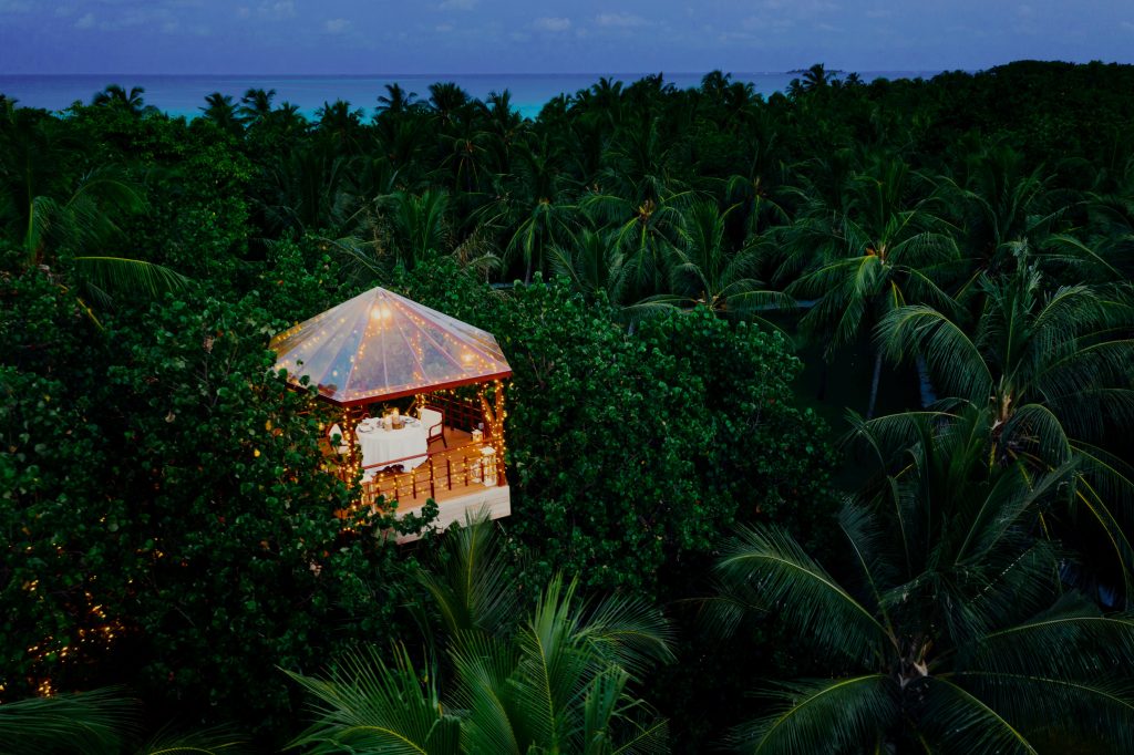One&Only Reethi Rah: Romantik beim Treetop Dining – Malediven